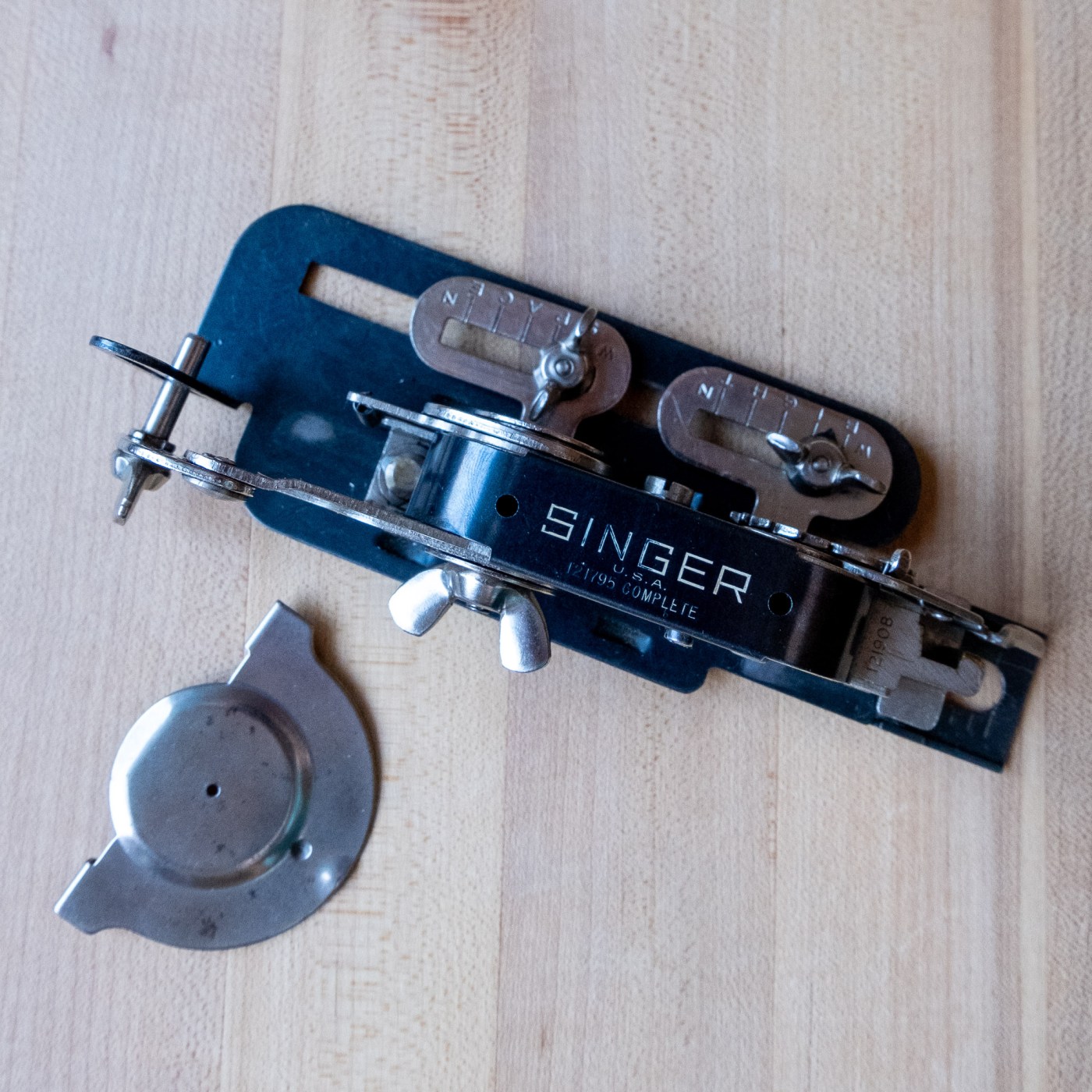 Repairing a Singer Buttonholer from the 1940’s | Beautiful Things