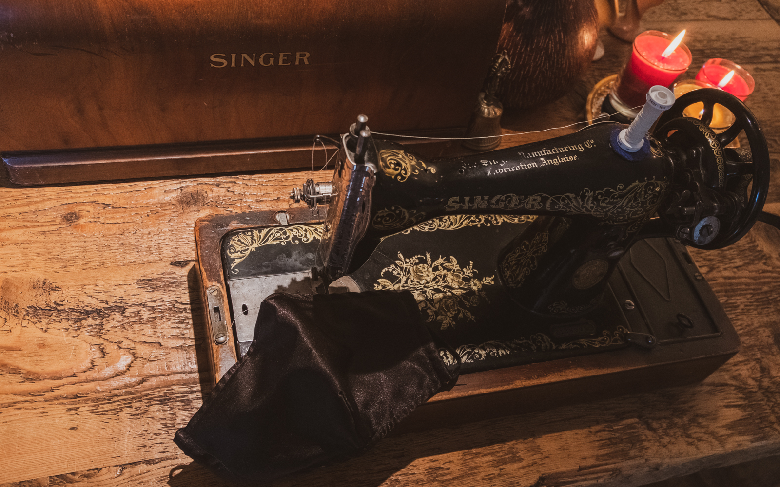 Servicing a vintage Singer sewing machine | Beautiful Things