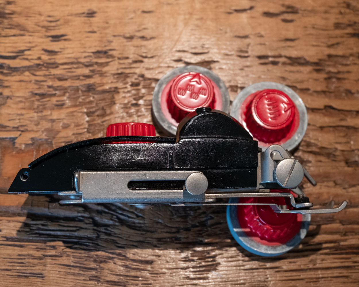 The Magical World of Singer attachments: The ZigZagger! | Beautiful Things